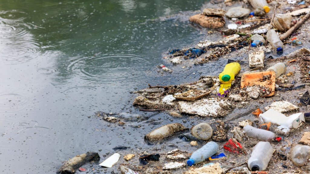Contaminación del Agua en Panamá – Causas y Efectos